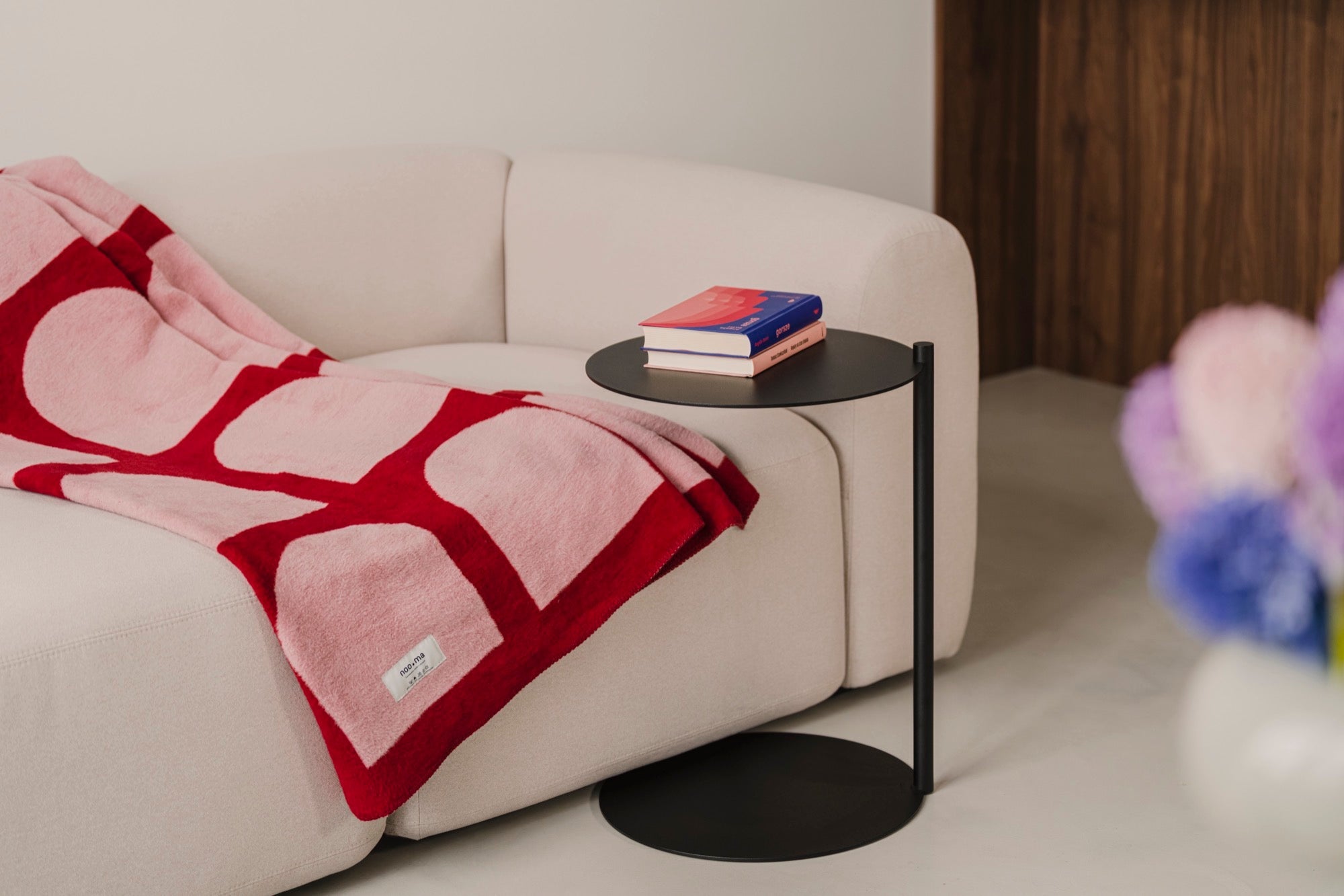 Living room side tables | black, round, for the sofa - noo.ma – noo.ma us