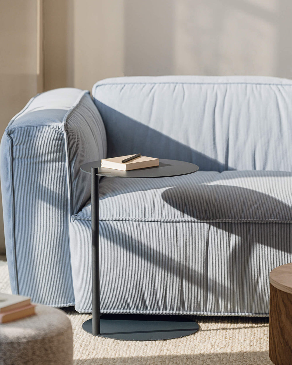 Ande Side Table – light blue - round table for living room - noo.ma