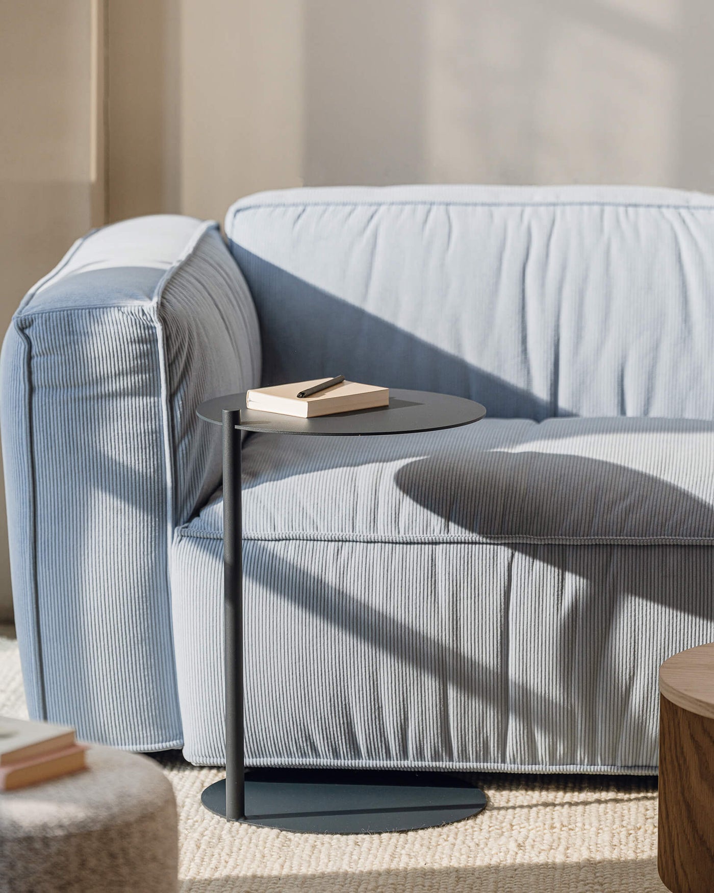 Ande Side Table – light blue - round table for living room - noo.ma