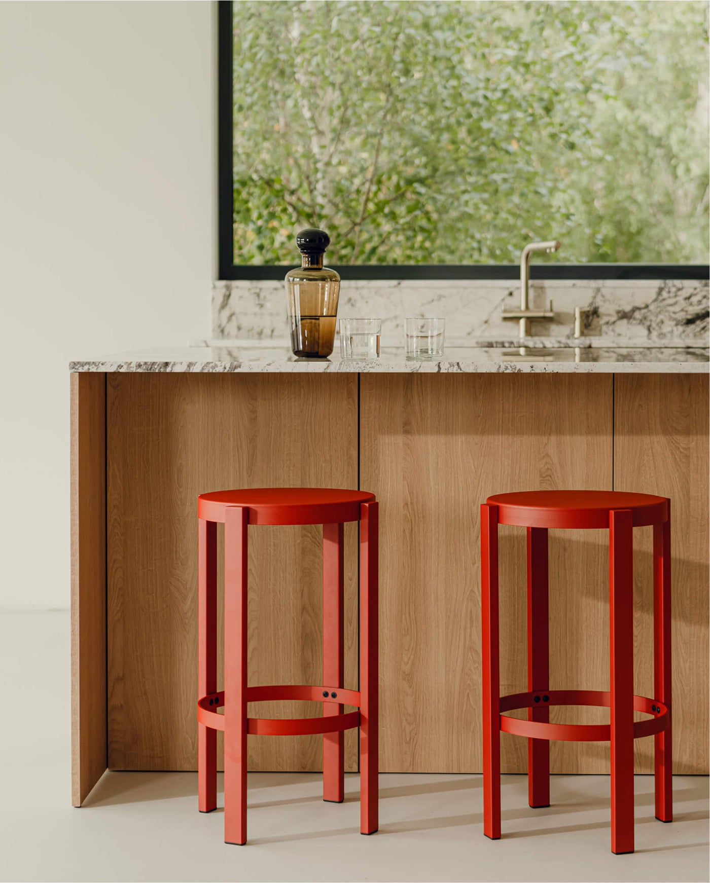 Doon Bar Stool - 26" - modern steel kitchen stool in red - noo.ma