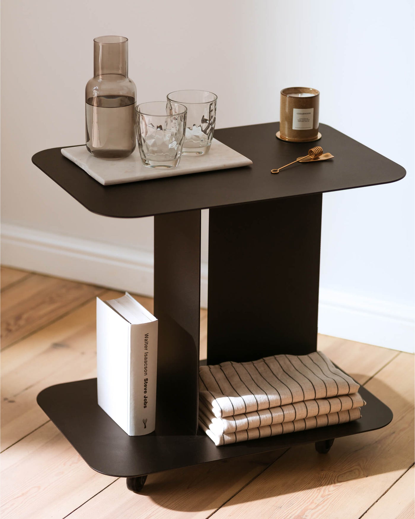 HO Trolley - navy blue, bar trolley for living & dining room - noo.ma