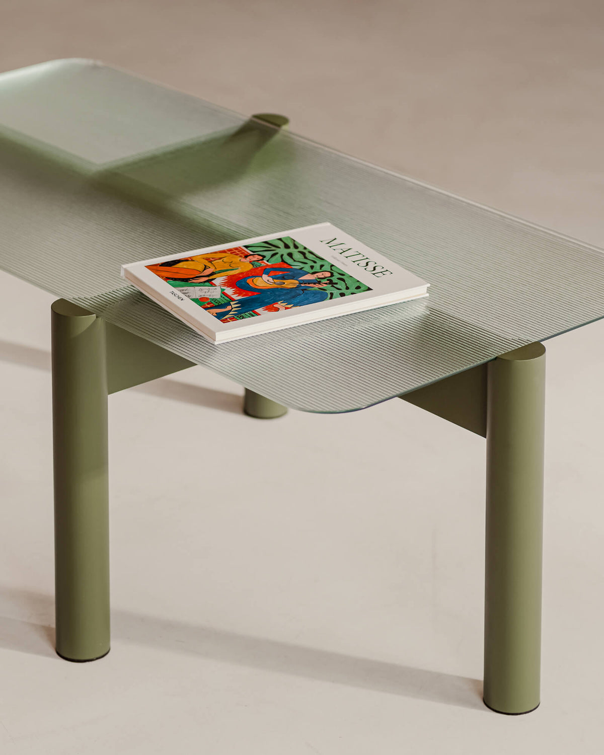 Kob Coffee Table - burgundy modern glass coffee table - noo.ma