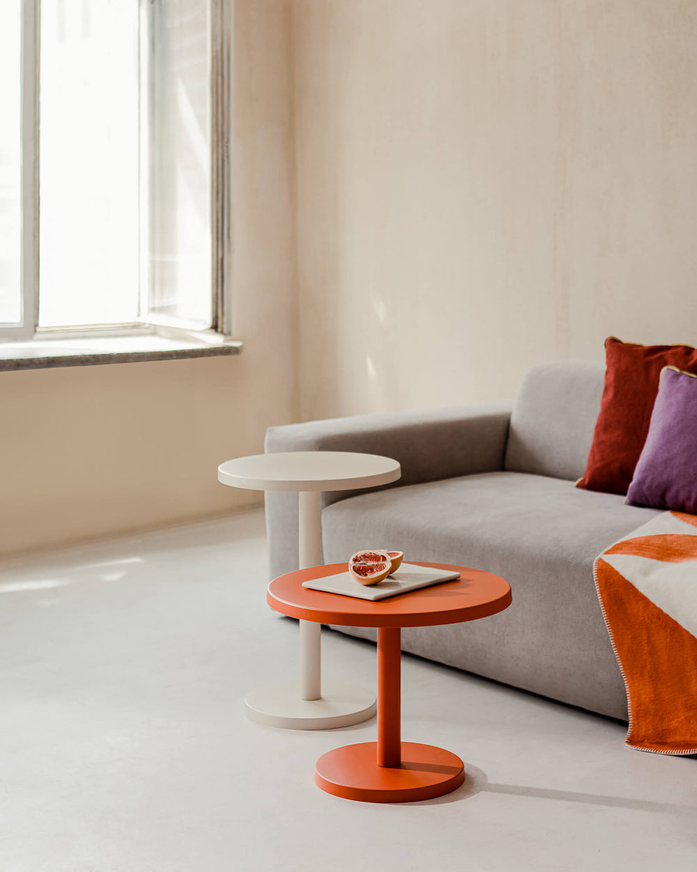 Odo Side Table - low - steel round orange side table - noo.ma